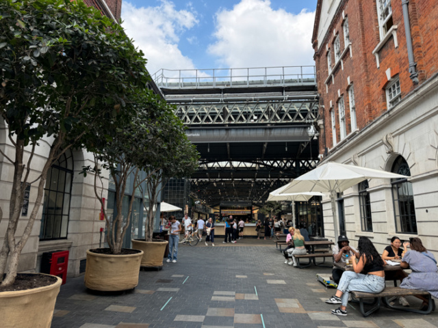 Old Spitalfields Market London: vintage en street food in Shoreditch