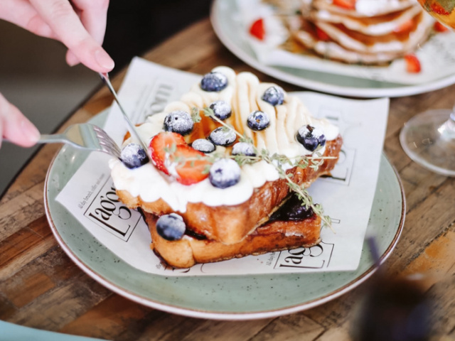 The best French toast in Amsterdam // Your Little Black Book